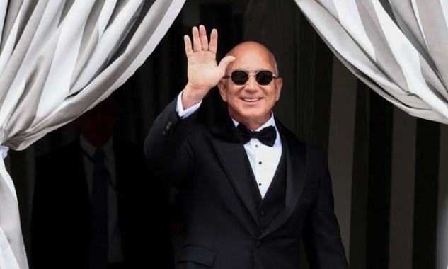 Jeff Bezos bán 737 triệu đô la cổ phiếu Amazon: Tín hiệu gì từ đế chế thương mại khổng lồ?